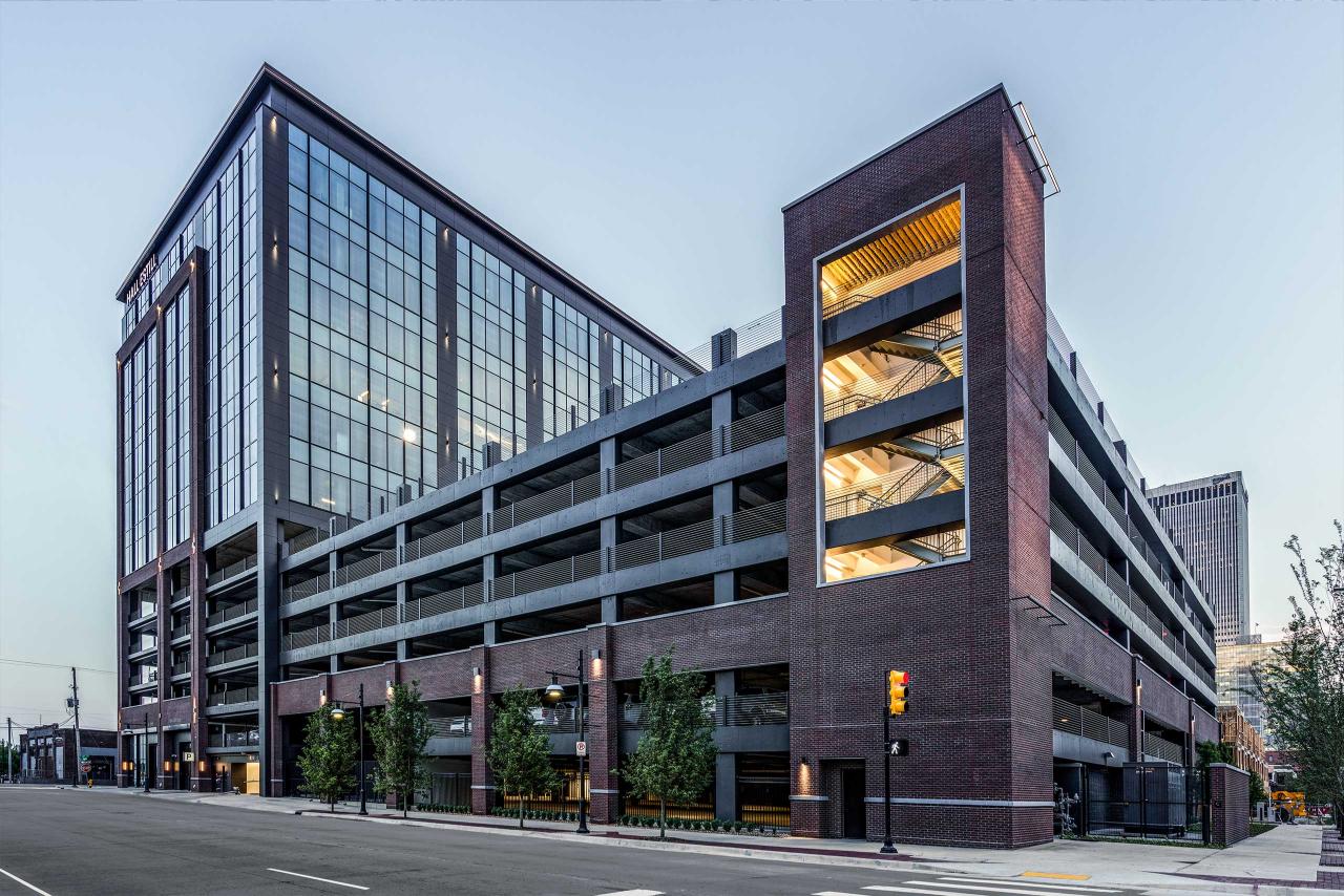 Santa Fe Square - American Glass Inc.