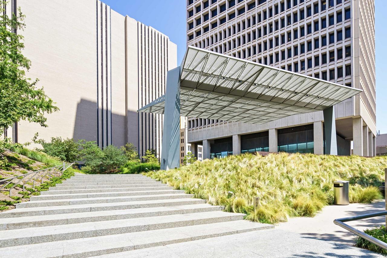 Strata Tower at Oklahoma Commons - American Glass Inc.